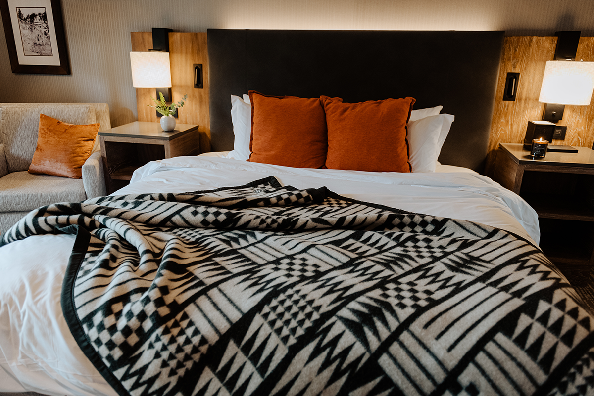 "Coast Salish Pattern" Wool Blanket - Eighth Generation