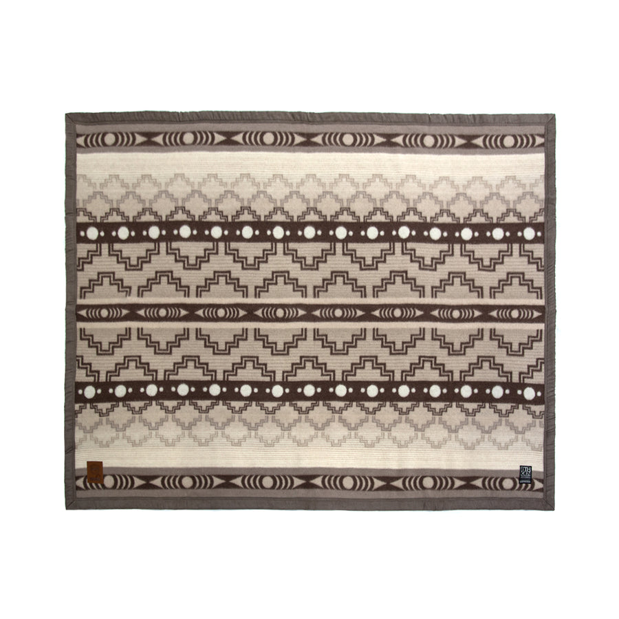 Native-Designed Wool and Cotton Blankets – Eighth Generation