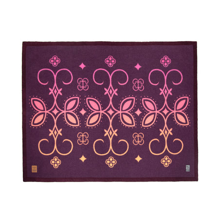Native-Designed Wool and Cotton Blankets – Eighth Generation